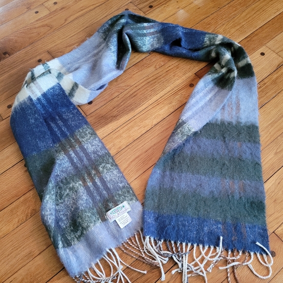 viola firenze | Accessories | Viola Firenze Made In Italy Shaggy ...